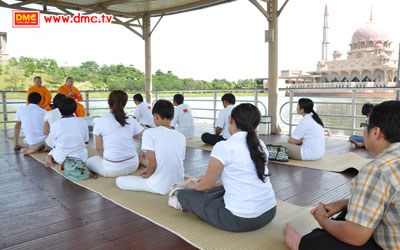 Dhamma Listening To The Occasion.
